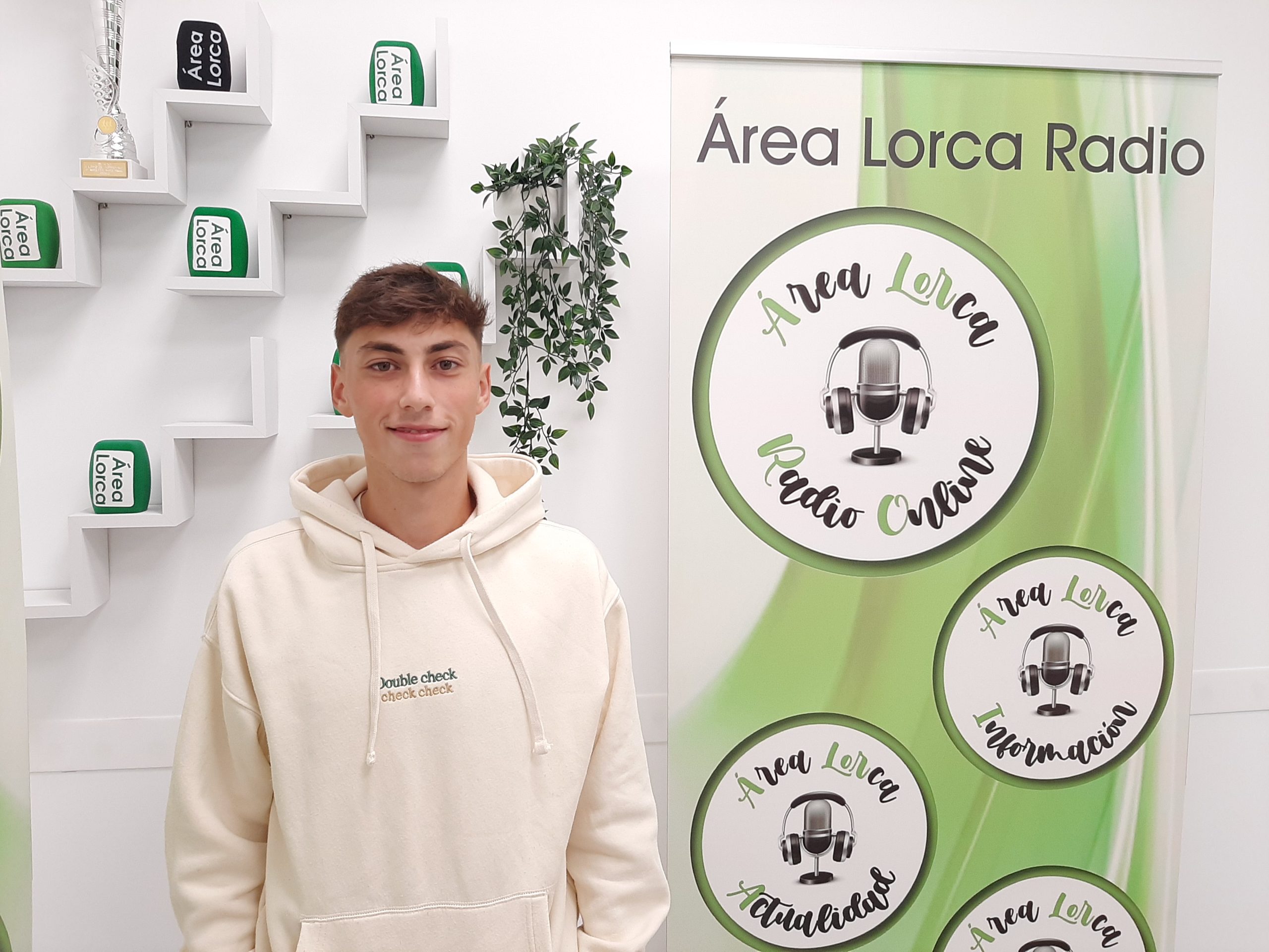 Héctor Fernández: Juventud, velocidad y desborde para la banda ...